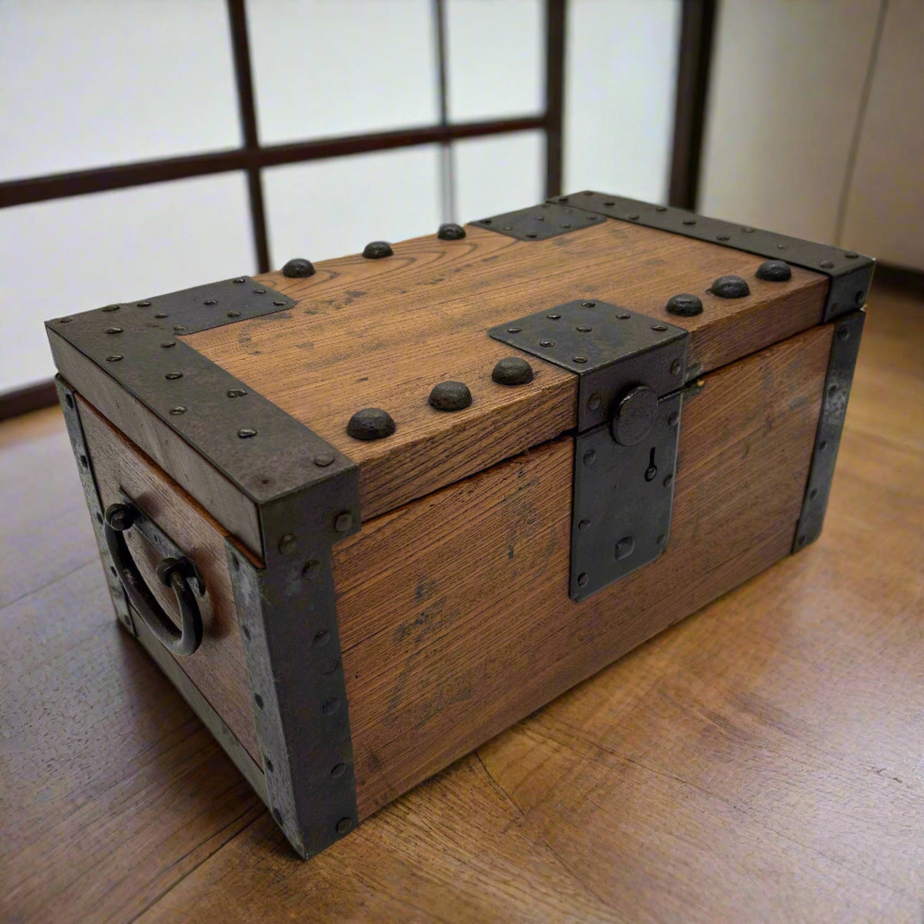 Japanese antique cash/bullion box - JF25090 – Kazari
